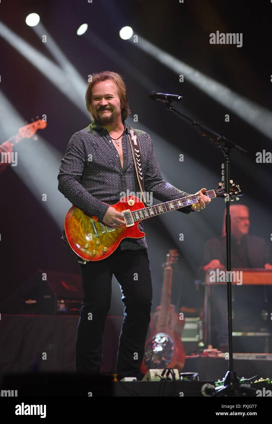 Rome, GA, USA. 19th Oct, 2018. Travis Tritt on stage for Travis Tritt ...
