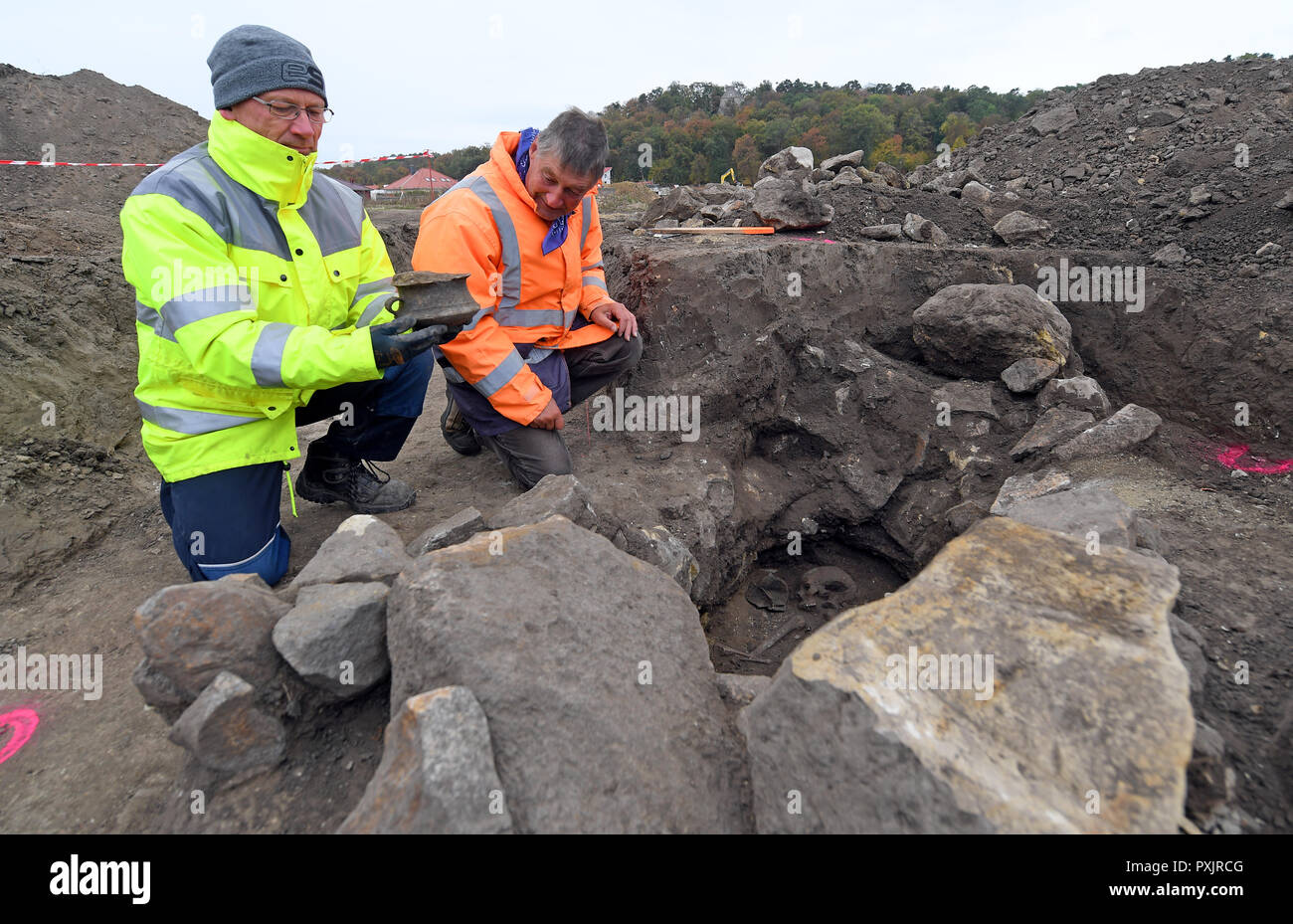 Bronze age pot hi-res stock photography and images - Alamy