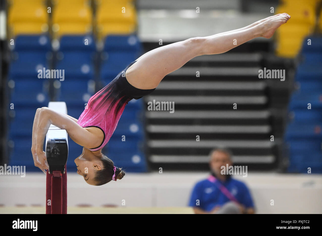 Doha, Qatar. 23rd Oct, 2018. SARAH VOSS from Germany practices on the ...