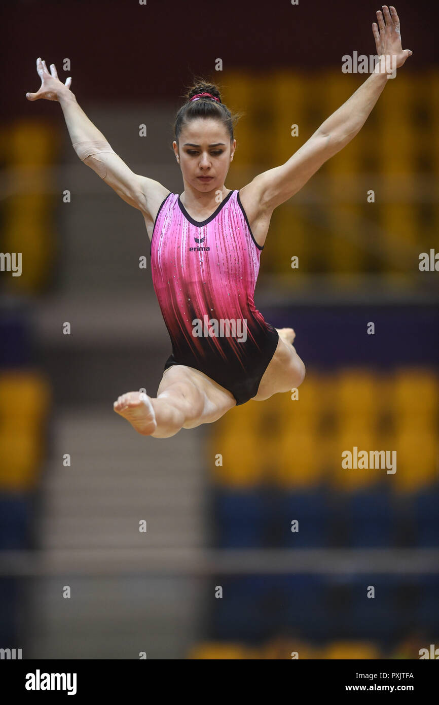 Doha, Qatar. 23rd Oct, 2018. LEAH GRIESSER from Germany practices on ...
