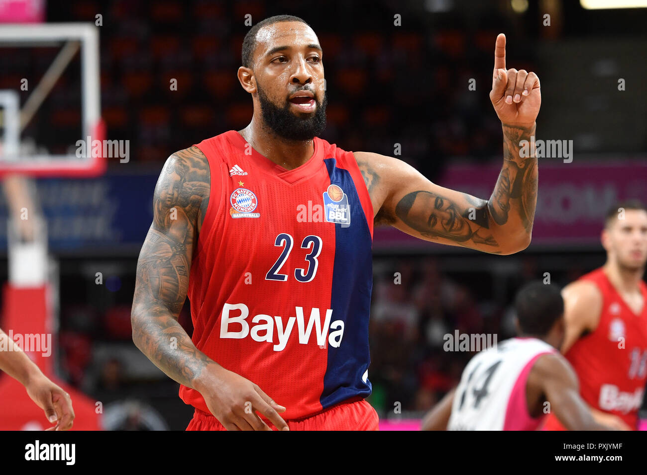 Munich, Deutschland. 21st Oct, 2018. Derrick WILLIAMS (FCB), gesture ...