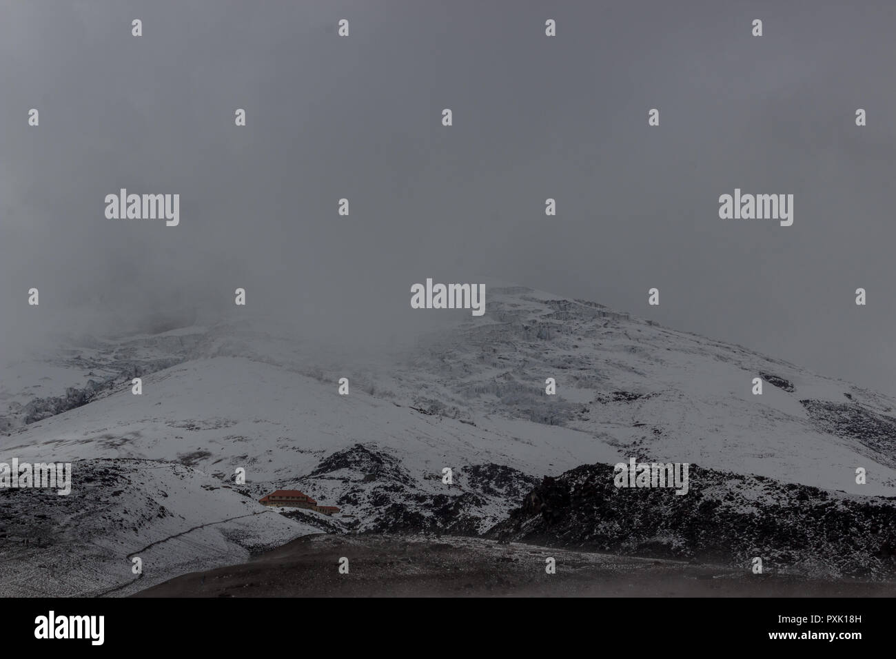Cotopaxi vulcano ecuador hi-res stock photography and images - Alamy