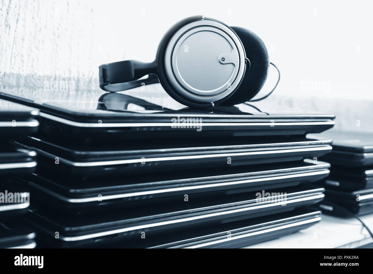 Stack laptops hi-res stock photography and images - Alamy