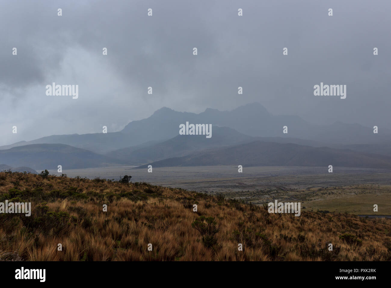 Cotopaxi vulcano ecuador hi-res stock photography and images - Alamy