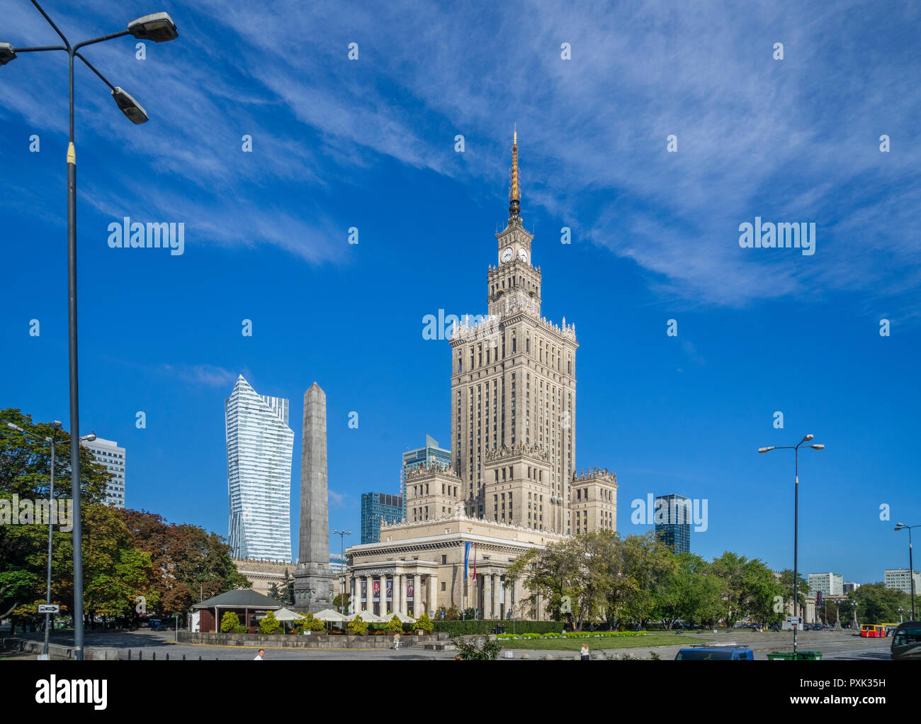 Skyscraper architecture hi-res stock photography and images - Alamy