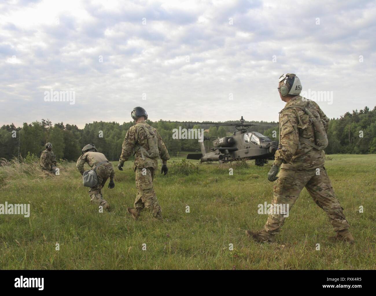 Soldiers with the 1st Attack Reconnaissance Battalion, 501st Aviation ...