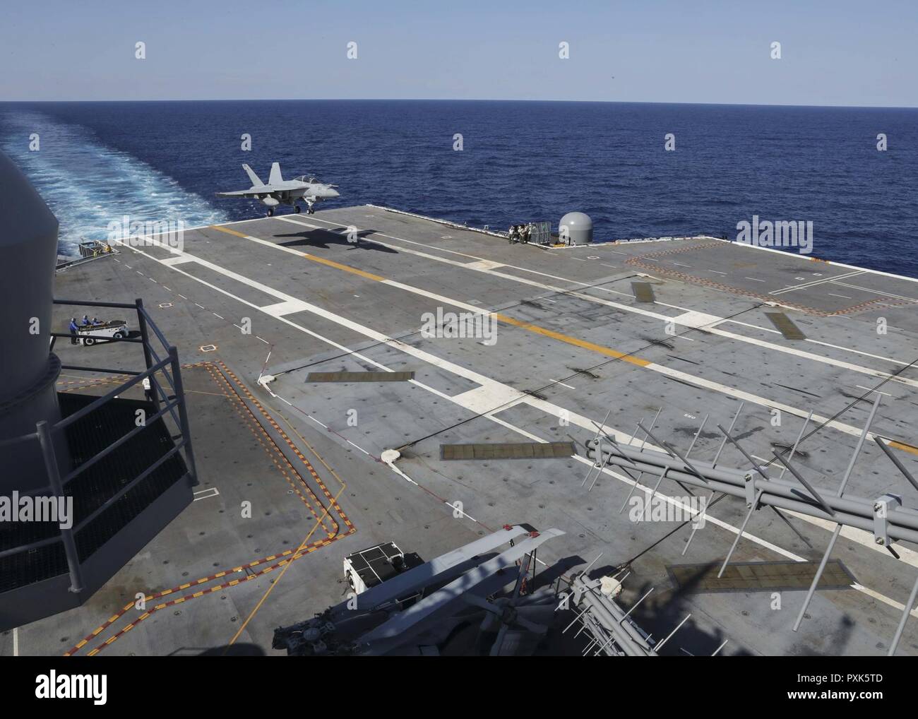 Uss rodgers hi-res stock photography and images - Alamy