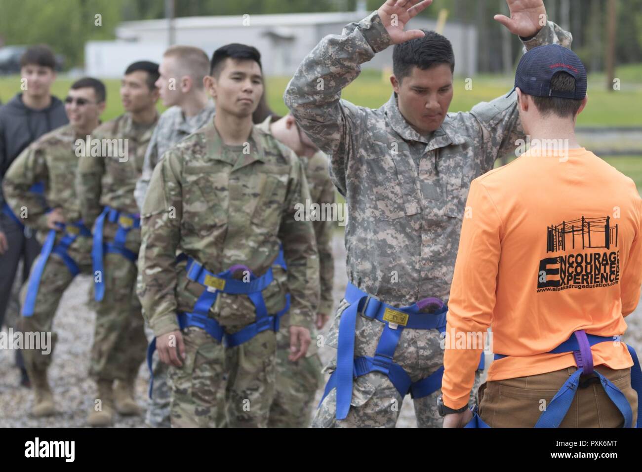 Us navy soldiers recruit hi-res stock photography and images - Alamy