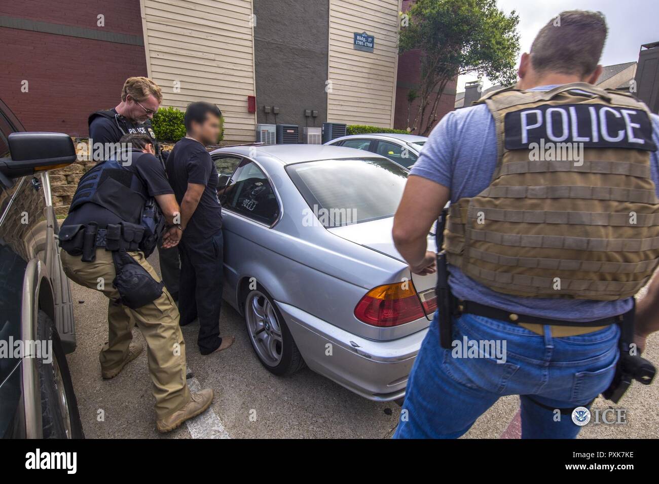 ICE fugitive operation teams arrest immigration fugitives, re-entrants ...