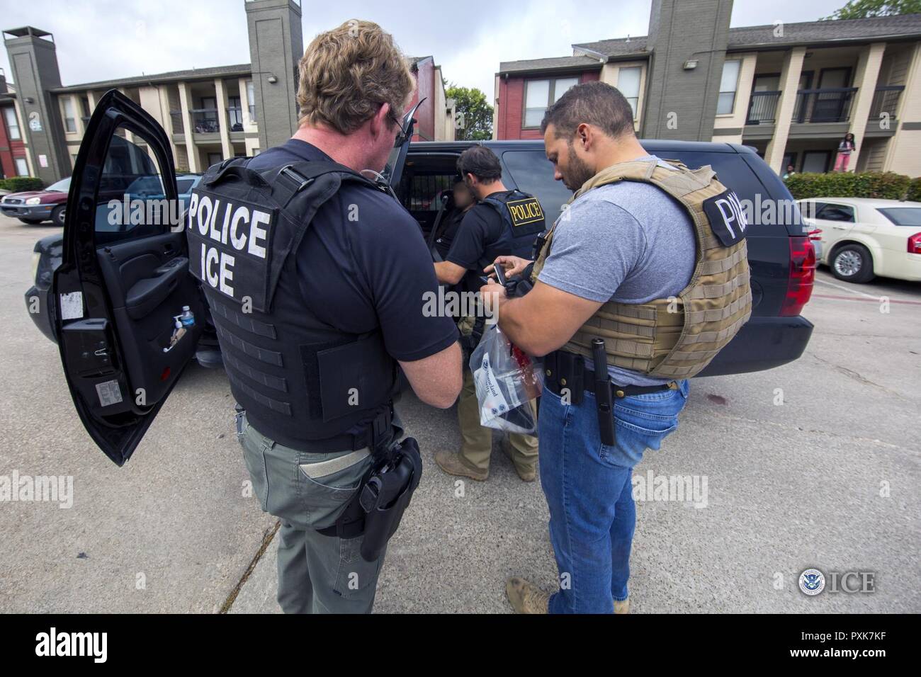 ICE fugitive operation teams arrest immigration fugitives, re-entrants ...