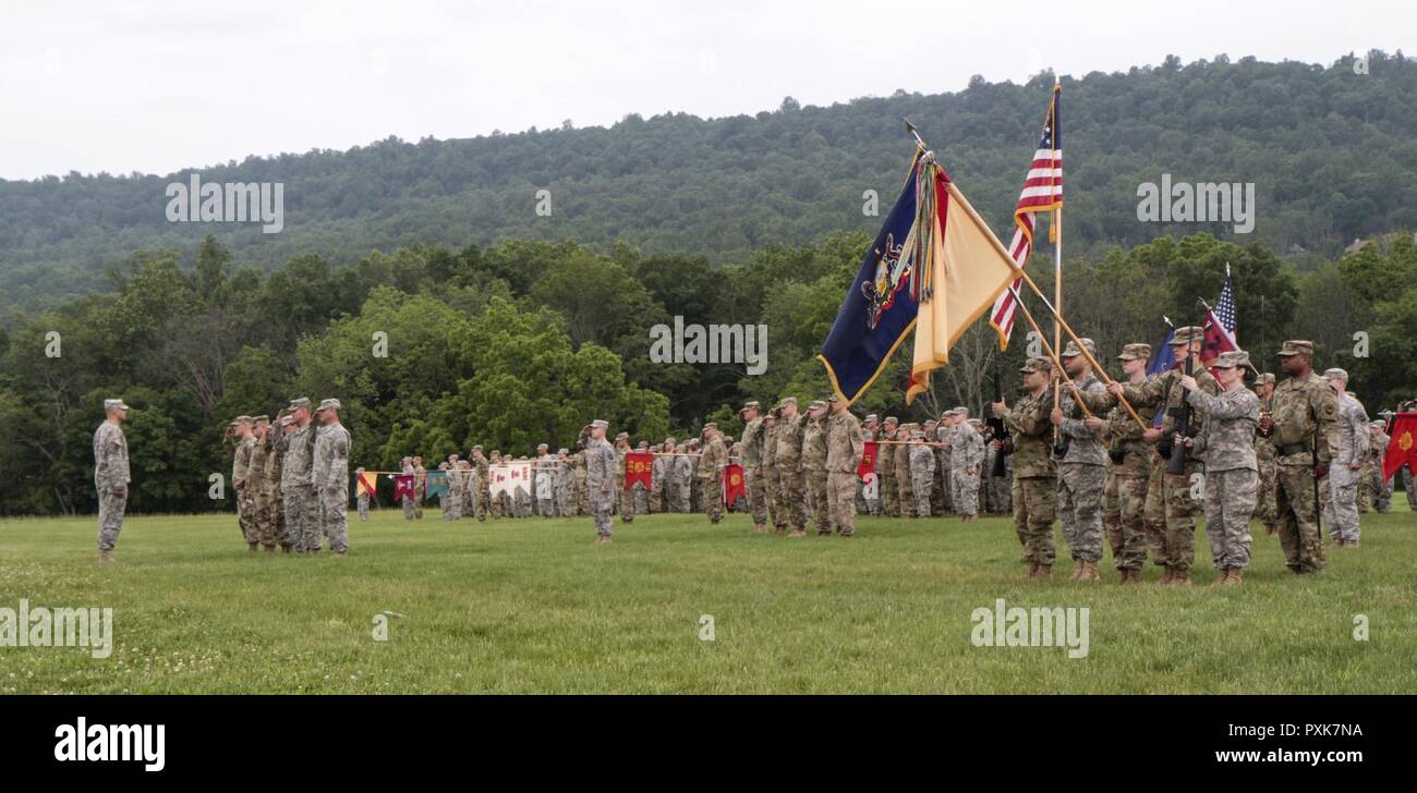 Soldiers from the 213th Regional Support Group, Pennsylvania Army ...
