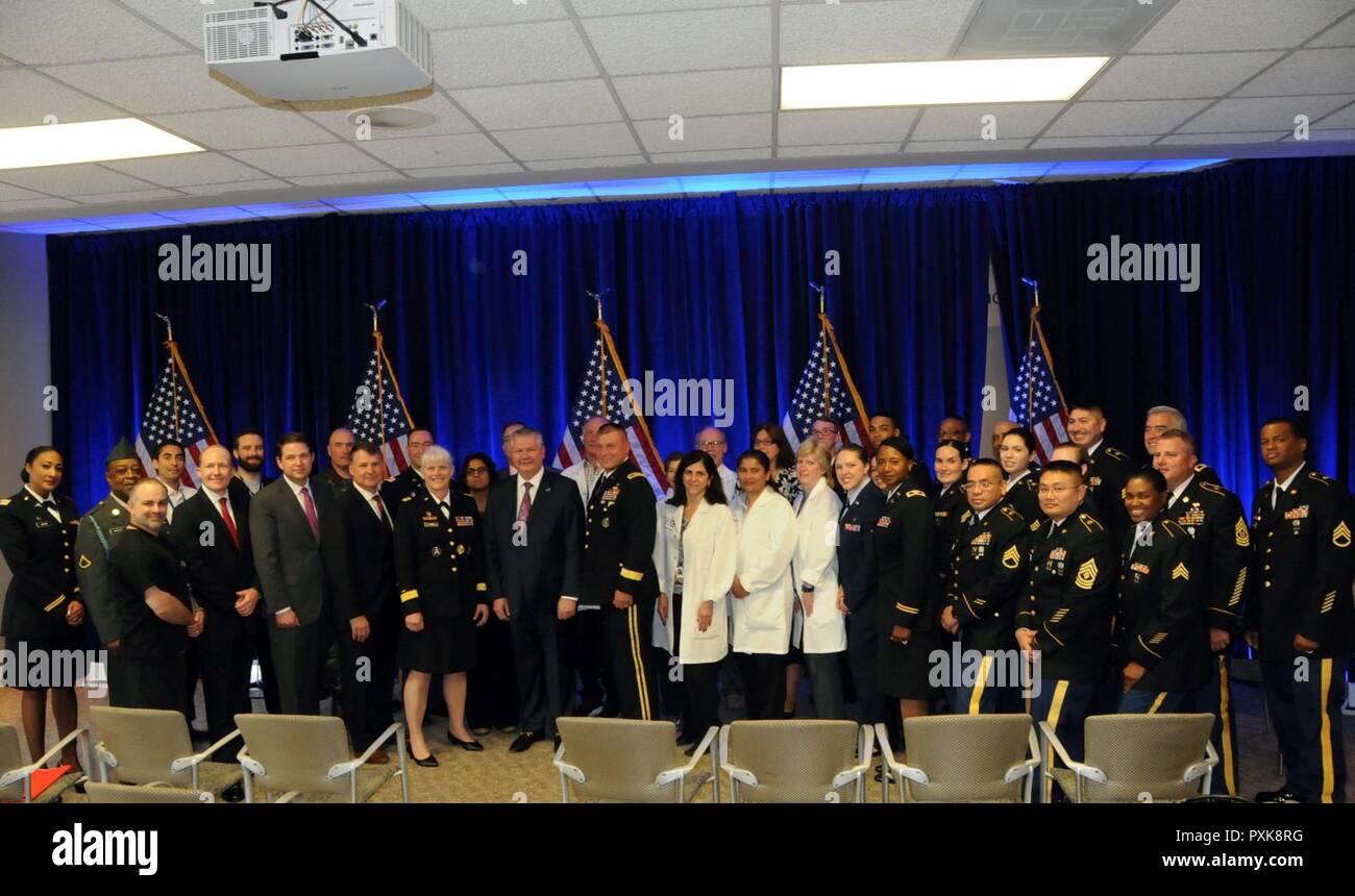 807th medical command deployment support hi-res stock photography and ...