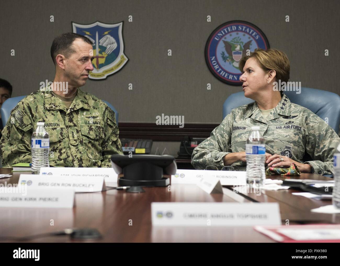 American military briefings hi-res stock photography and images - Alamy