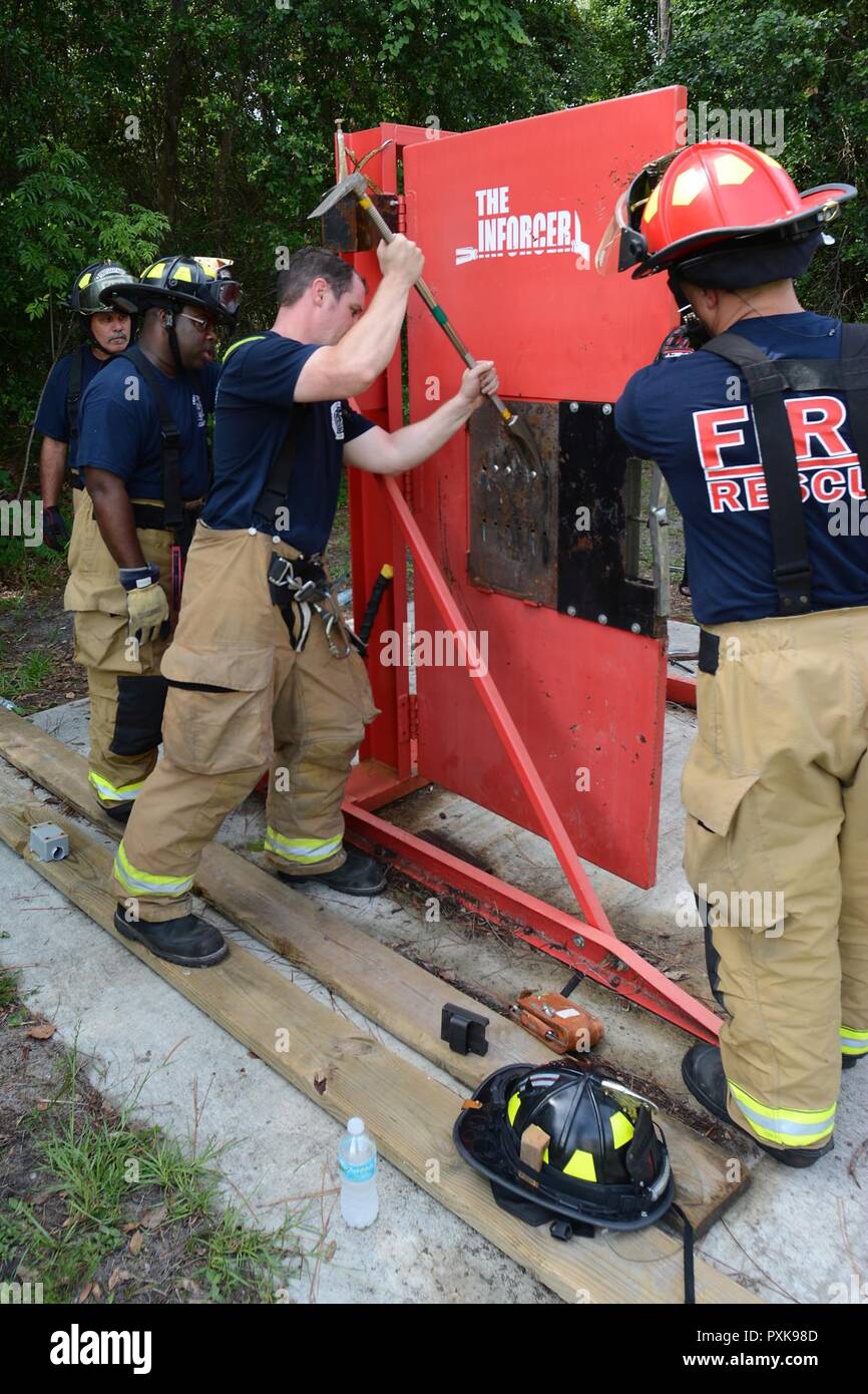Firefighters halligan bar hi-res stock photography and images - Alamy