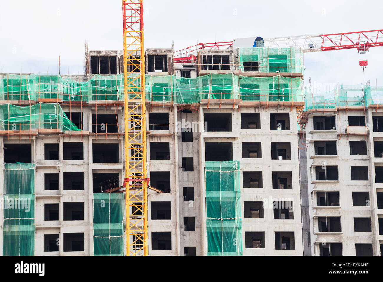 The technology or art of high rise apartment construction using crane ...