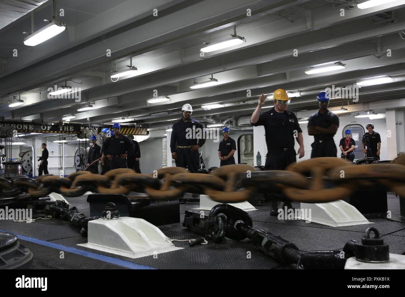 ATLANTIC OCEAN - Sailors aboard Nimitz-aircraft carrier USS Abraham ...
