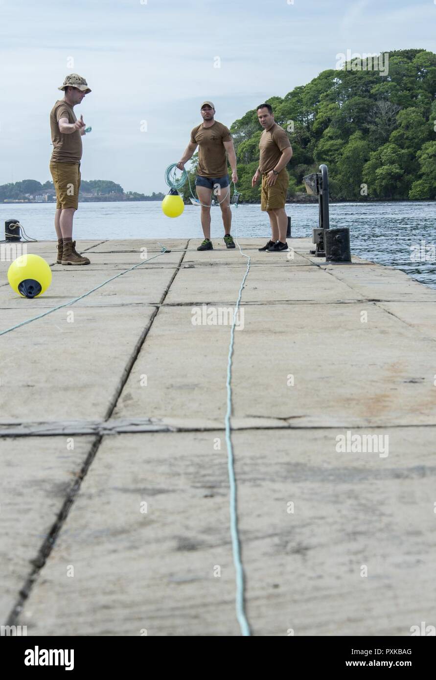 PORT OF SPAIN, Trinidad - Divers from Fleet Diving Unit Atlantic ...