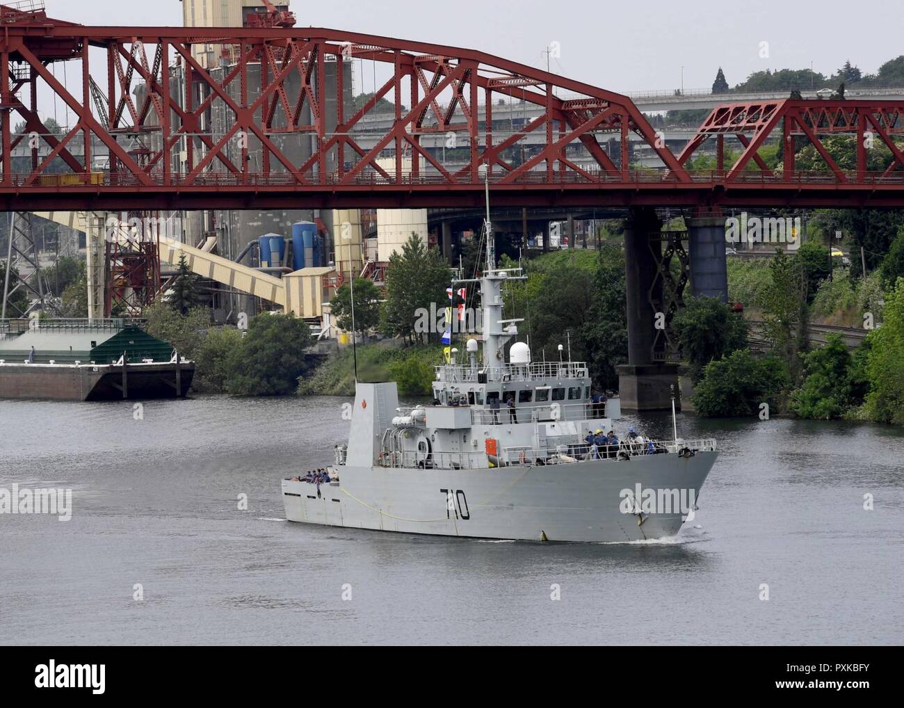 Kingston class coastal defence vessel hi-res stock photography and ...
