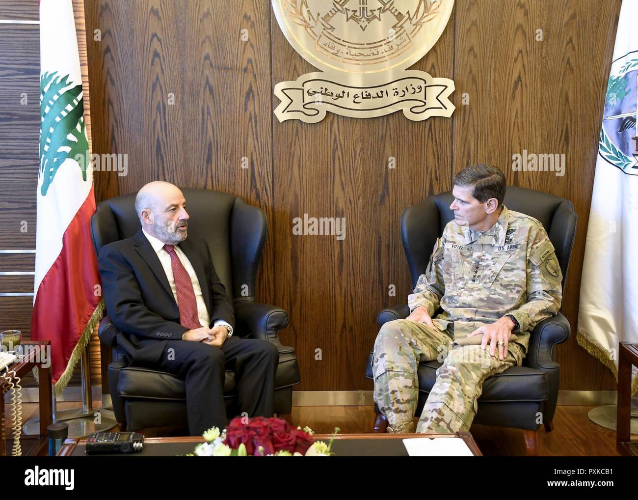 U s army gen joseph l votel hi-res stock photography and images - Alamy