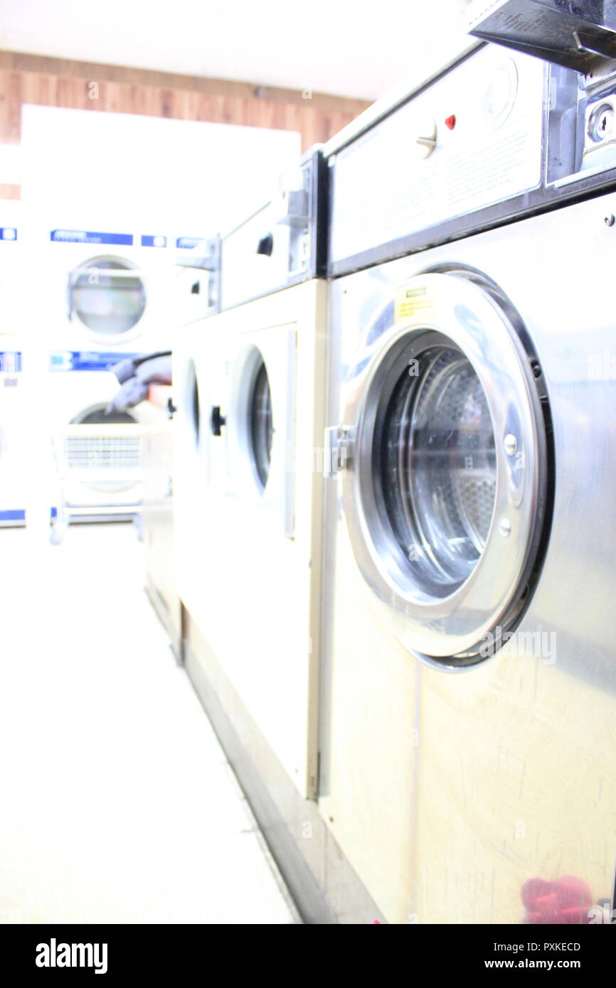 Washing machine 1970s hi-res stock photography and images - Alamy