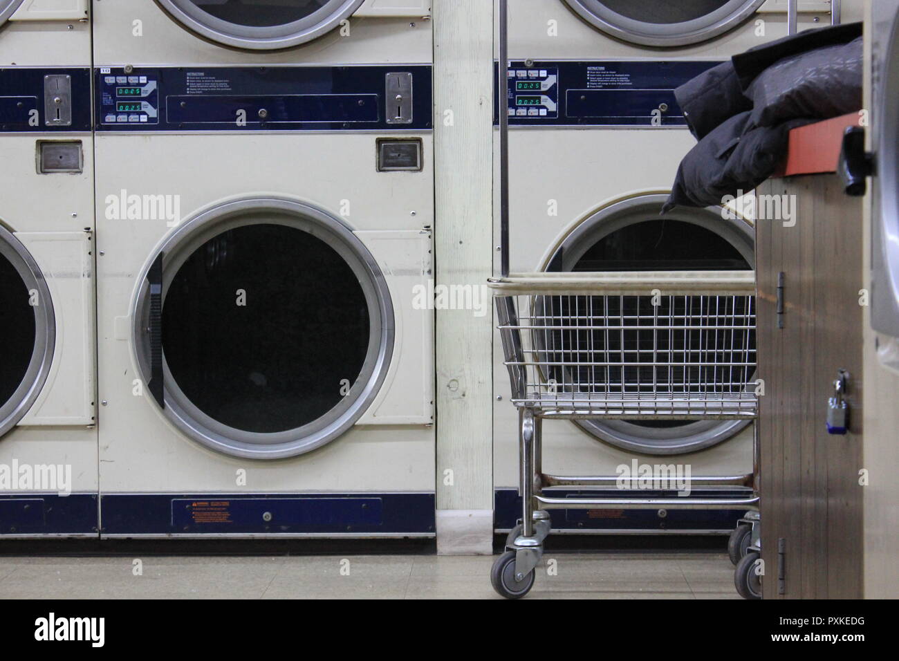 Washing machine 1970s hi-res stock photography and images - Alamy