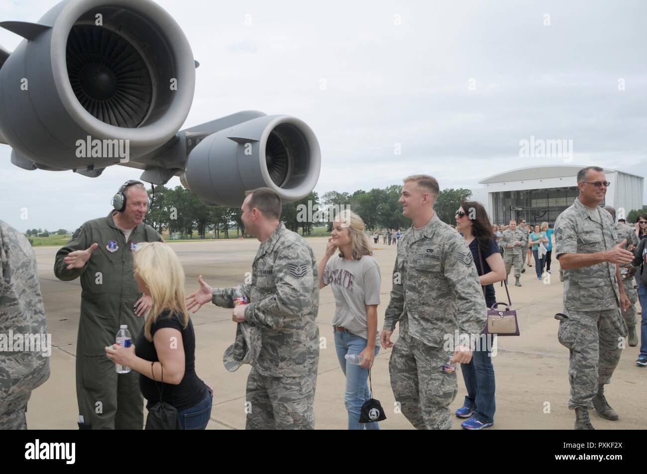 172nd airlift wing hi-res stock photography and images - Alamy