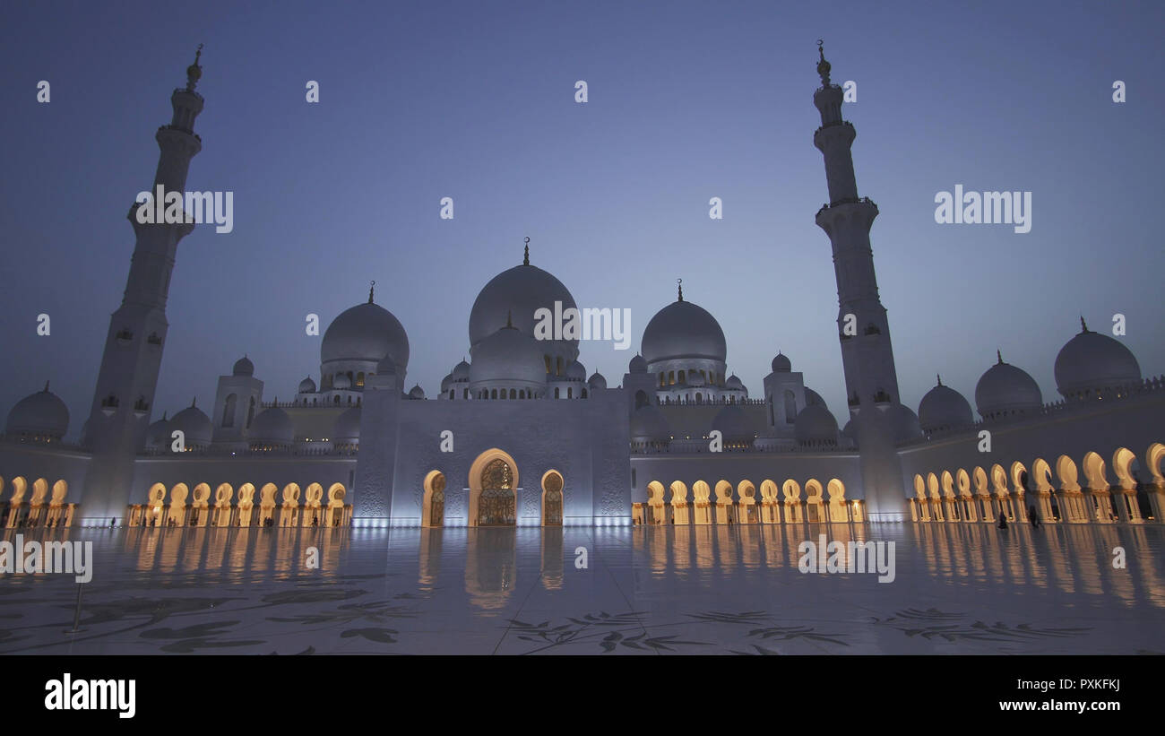 Sheikh Zayed Grand Mosque is one of the six largest mosques in the ...