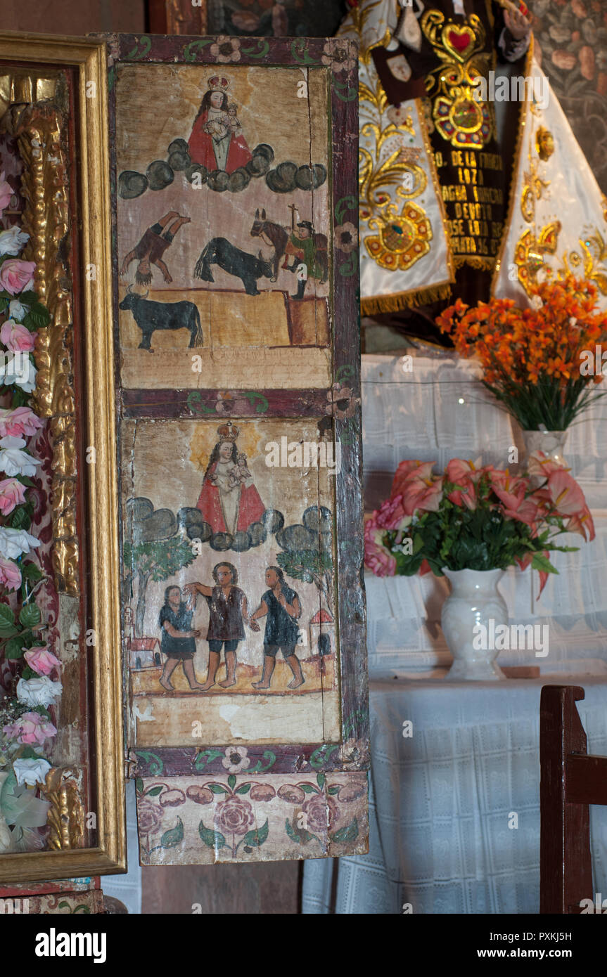 Colonial baroque church of Pomata. interior Stock Photo - Alamy