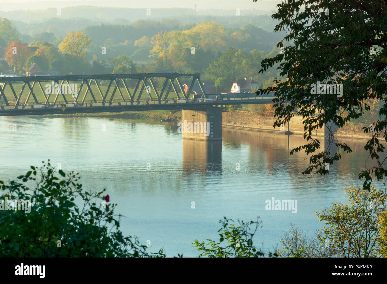 Elbe bridge hi-res stock photography and images - Alamy