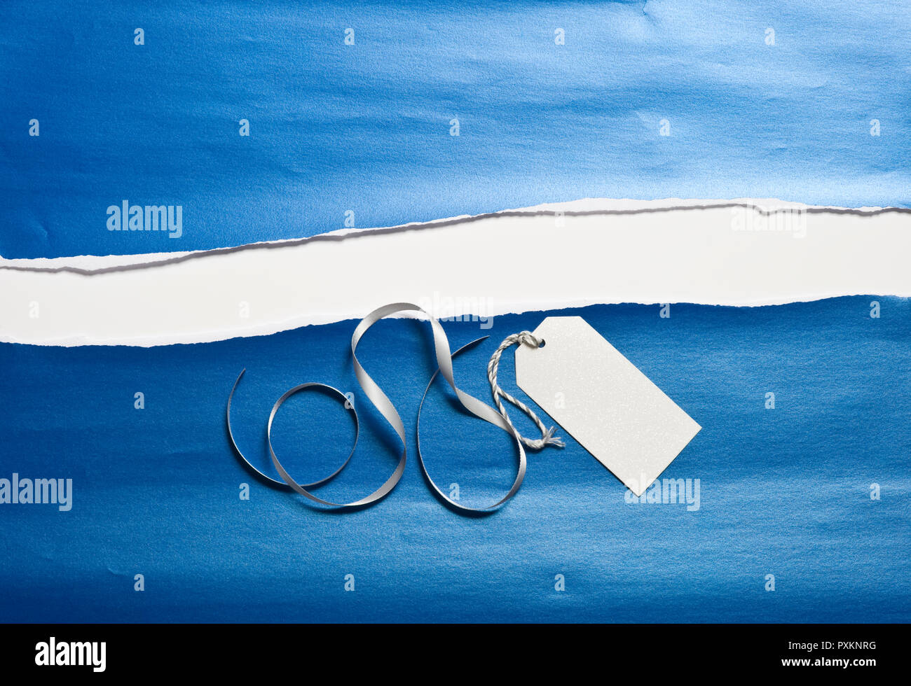 Wrap wrapping paper hi-res stock photography and images - Alamy