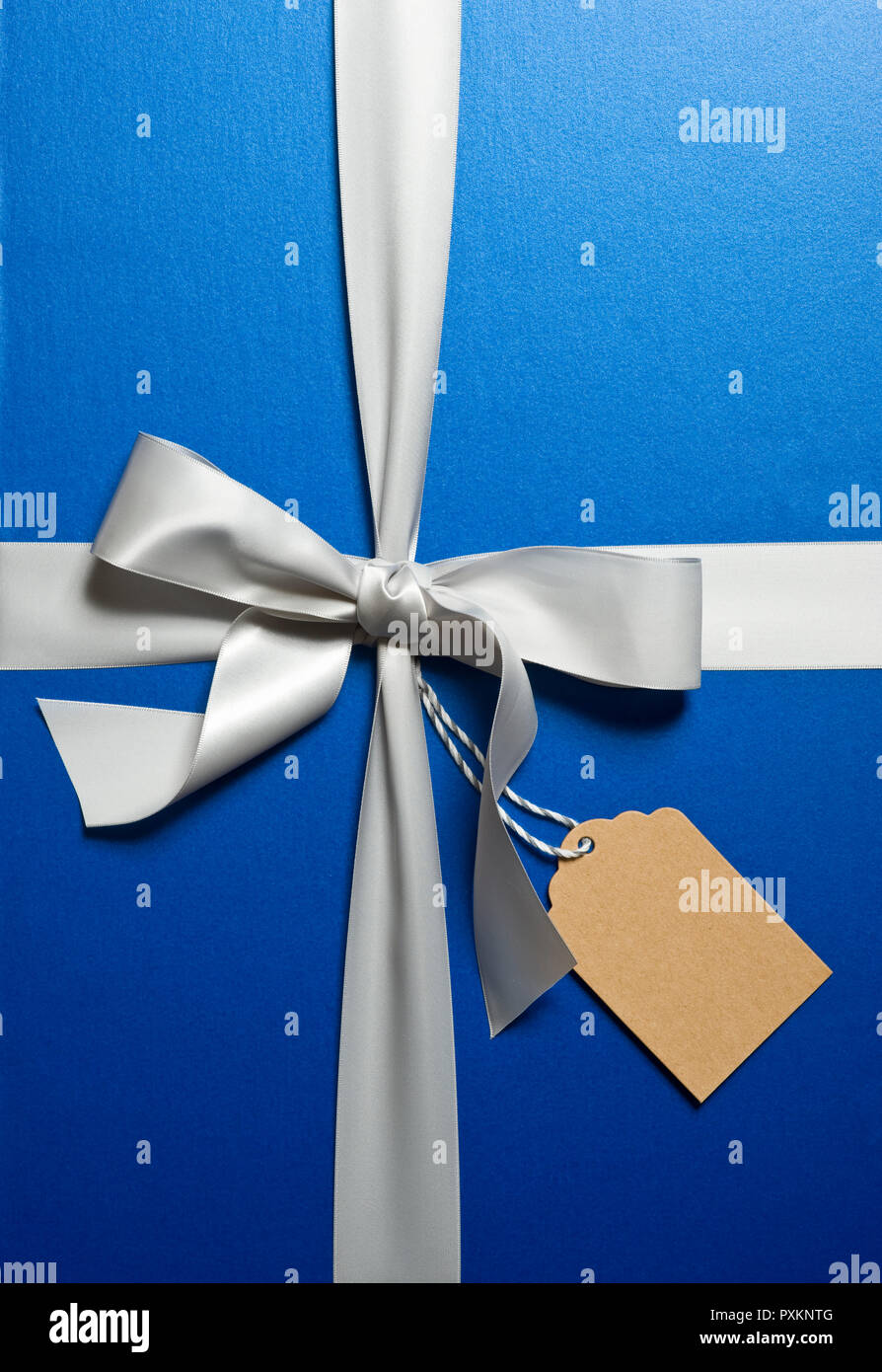 Silver ribbon hi-res stock photography and images - Alamy