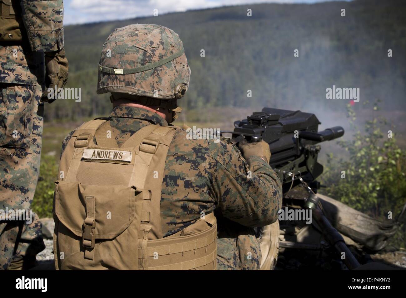 Pfc. Hunter Andrews, a machine gunner with Marine Rotational Force ...