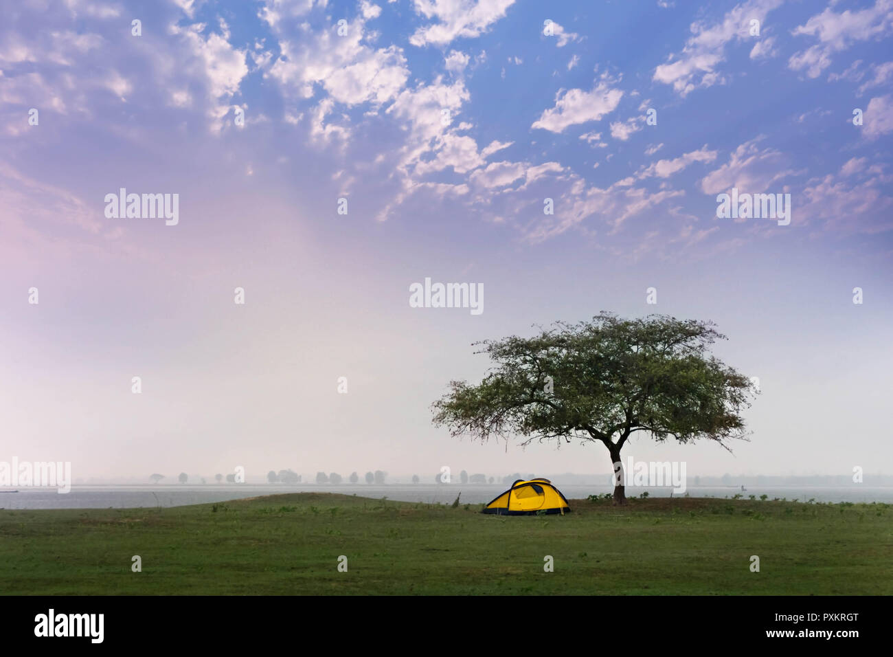 Natural scence hi-res stock photography and images - Alamy