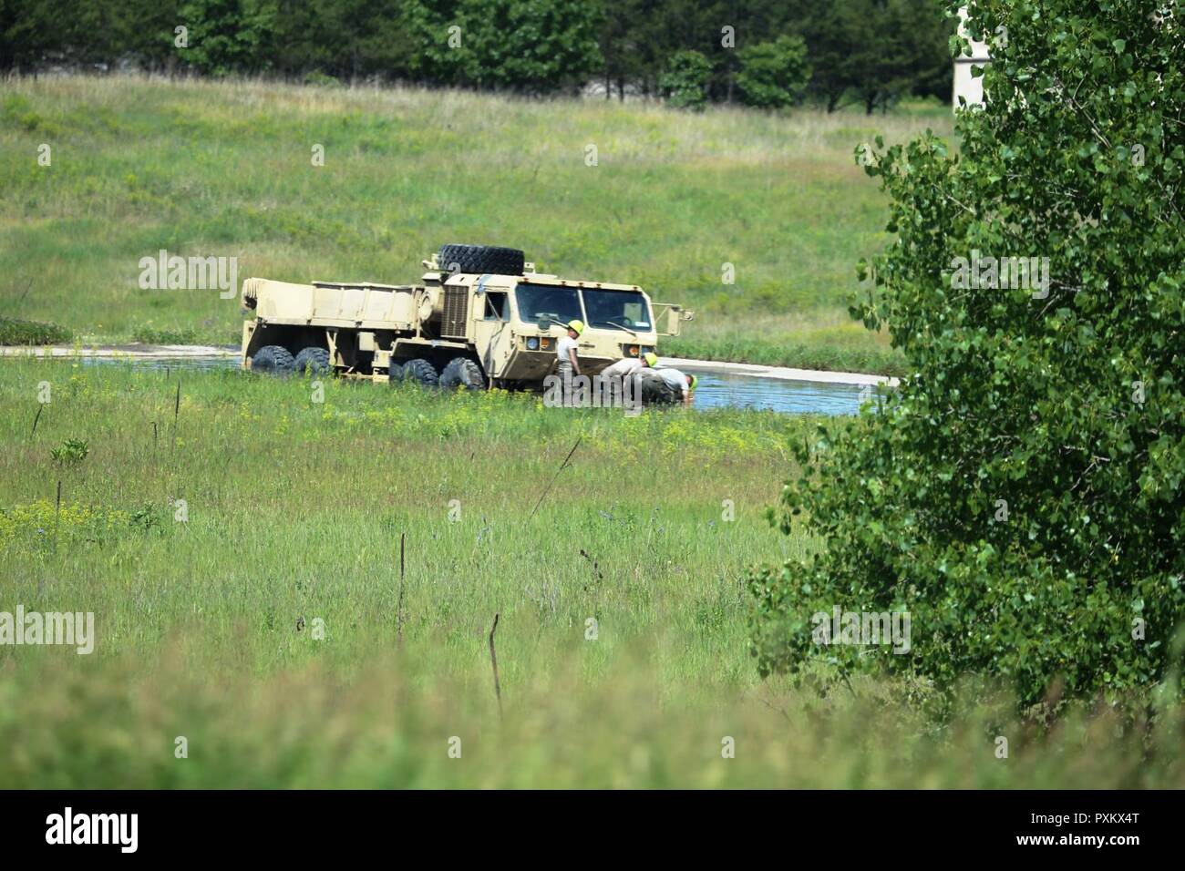 Wheeled vehicle recovery operations hi-res stock photography and images ...