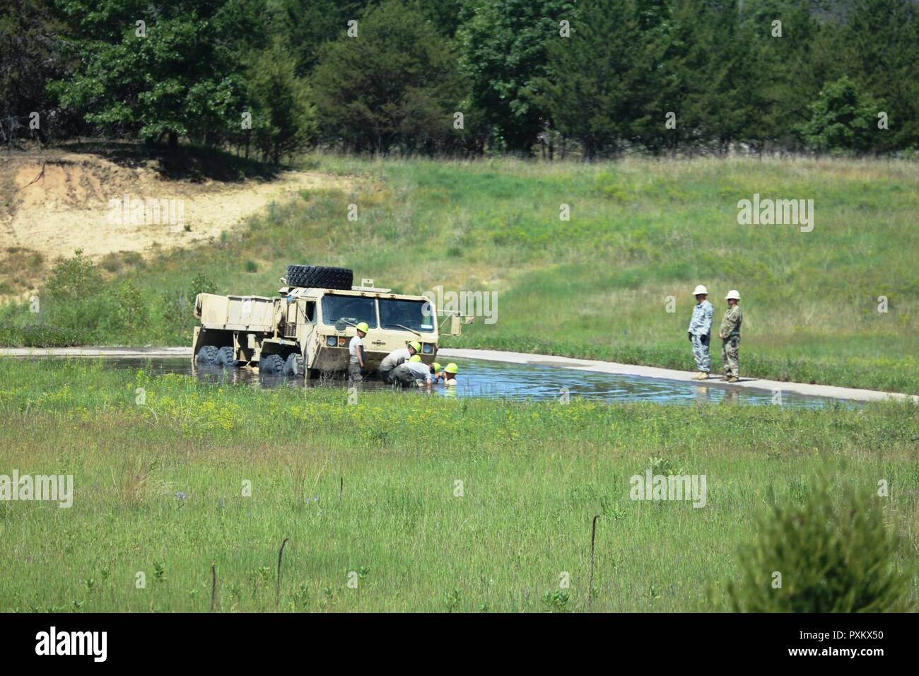 Wheeled vehicle recovery course hi-res stock photography and images - Alamy