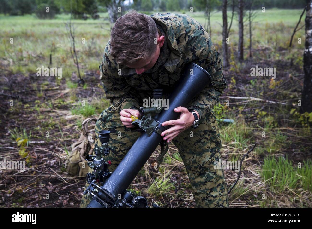 81 mortar men hi-res stock photography and images - Alamy