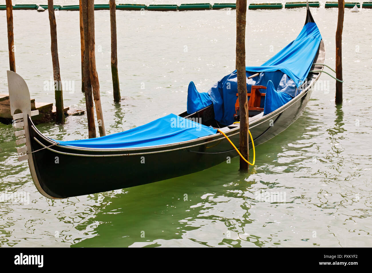 Traditional venetian gondola Stock Photo - Alamy
