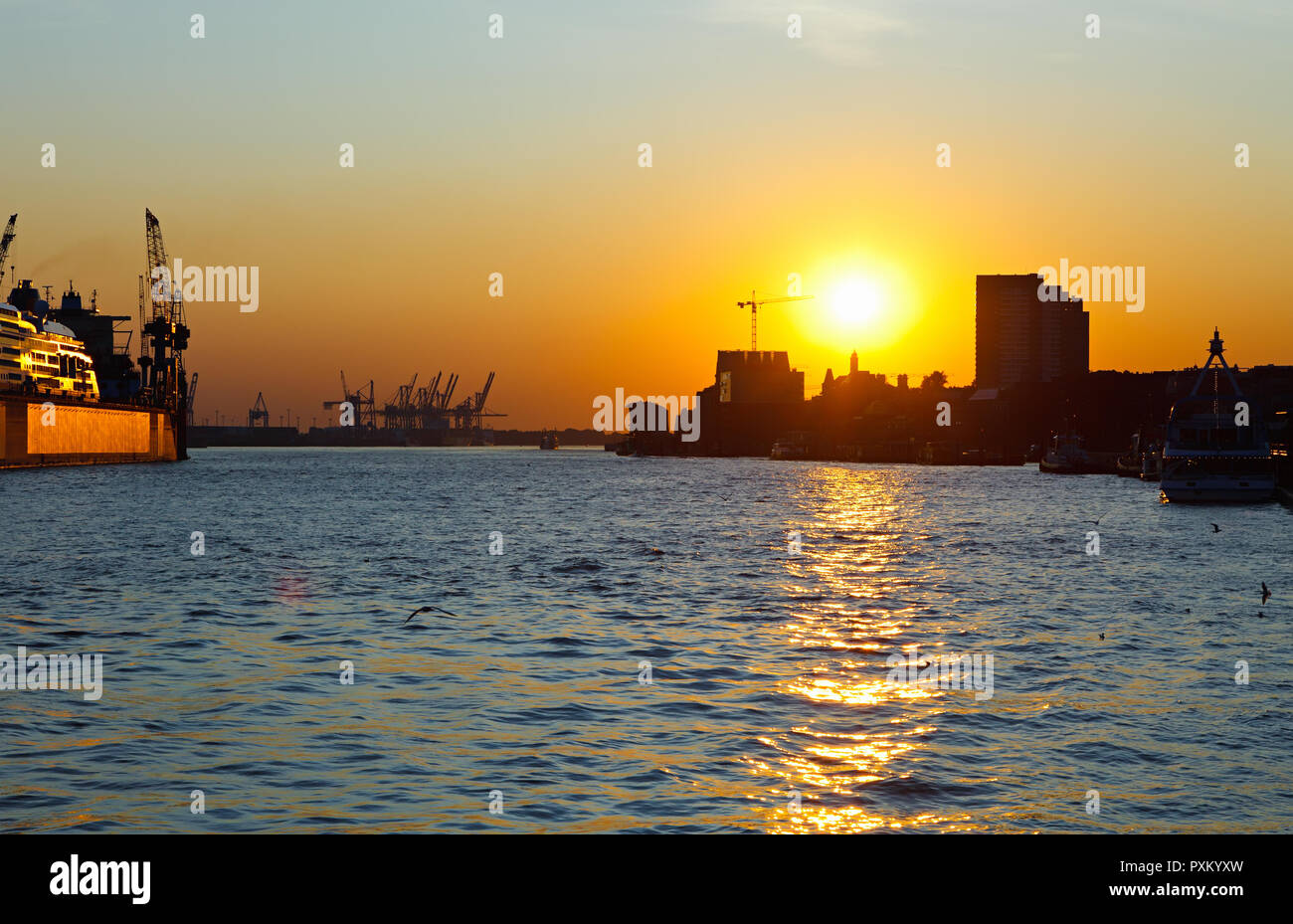 Hamburg port sunset hi-res stock photography and images - Alamy
