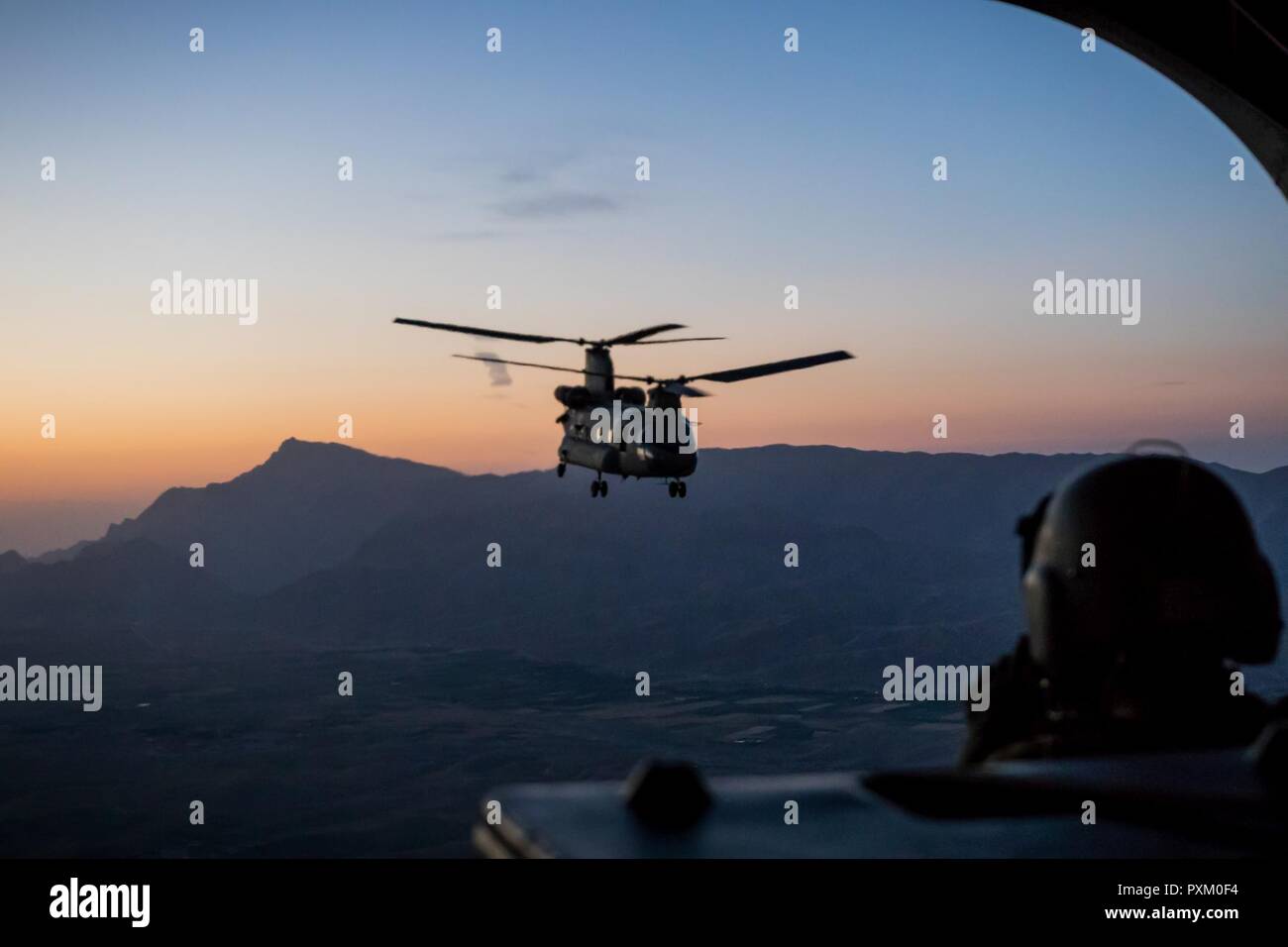 A U.S. Army CH-47 Chinook helicopter crew chief assigned to Task Force ...