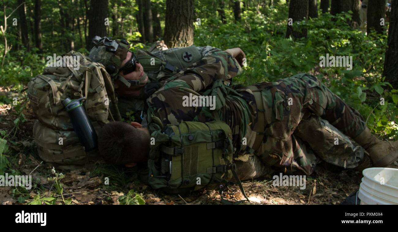 33rd infantry brigade combat team hi-res stock photography and images ...