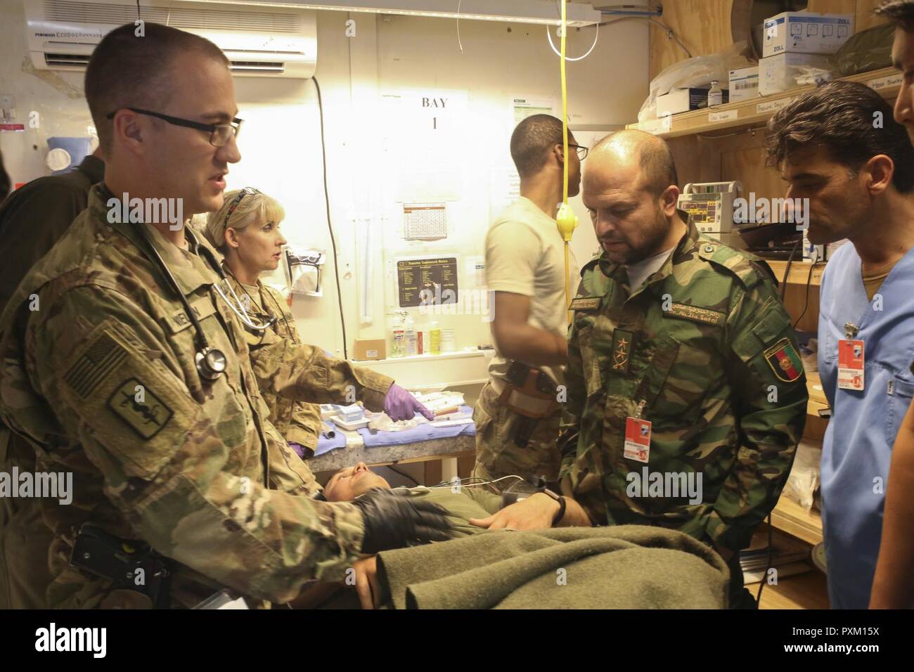 2nd forward surgical team hi-res stock photography and images - Alamy