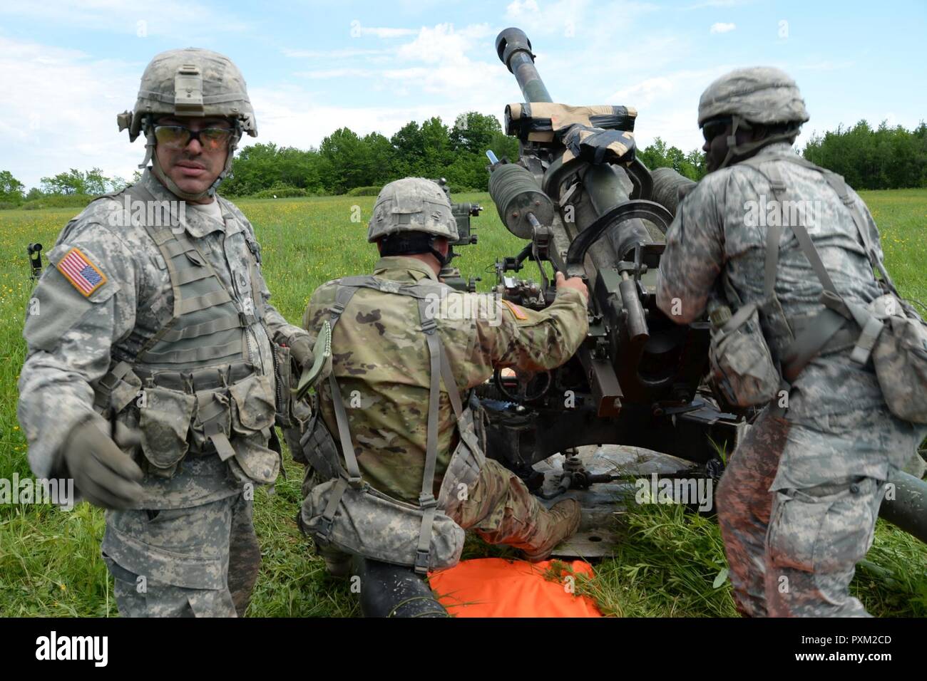 U.S. Army National Guard Soldiers from 1st Battalion, 258th Field ...