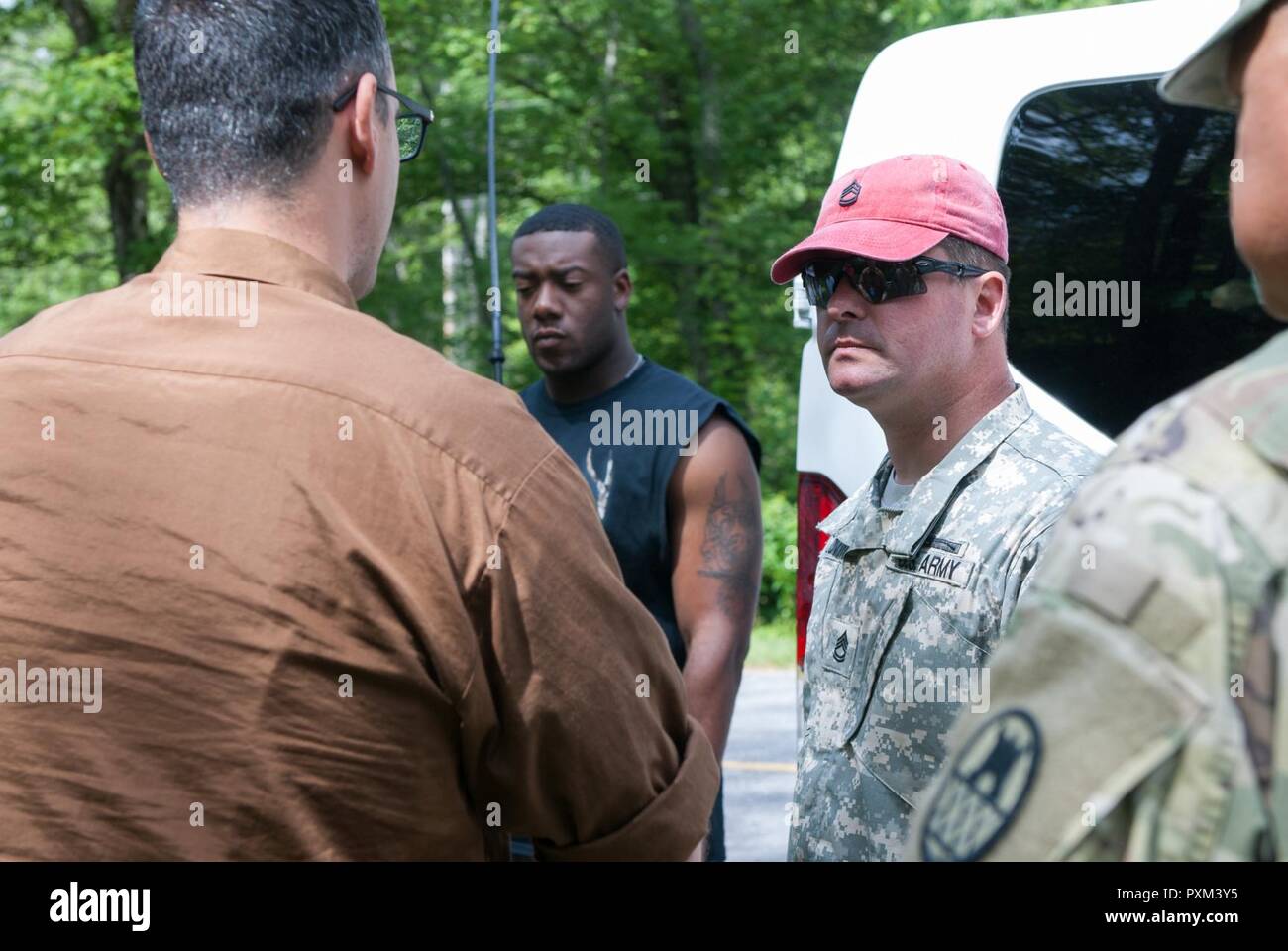North Carolina Army National Guard soldiers from the 130th Maneuver ...