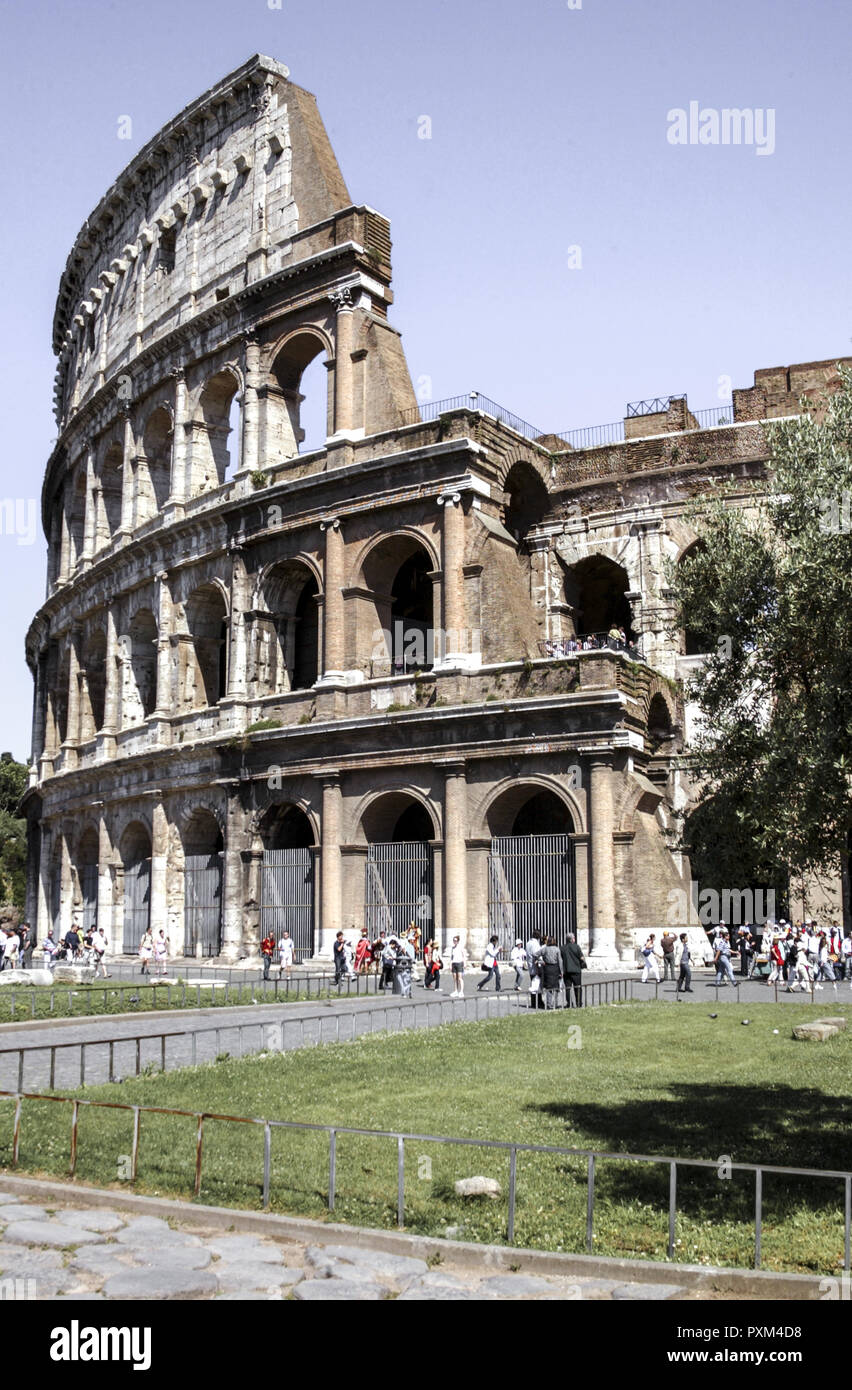 Vista colosseo hi-res stock photography and images - Alamy