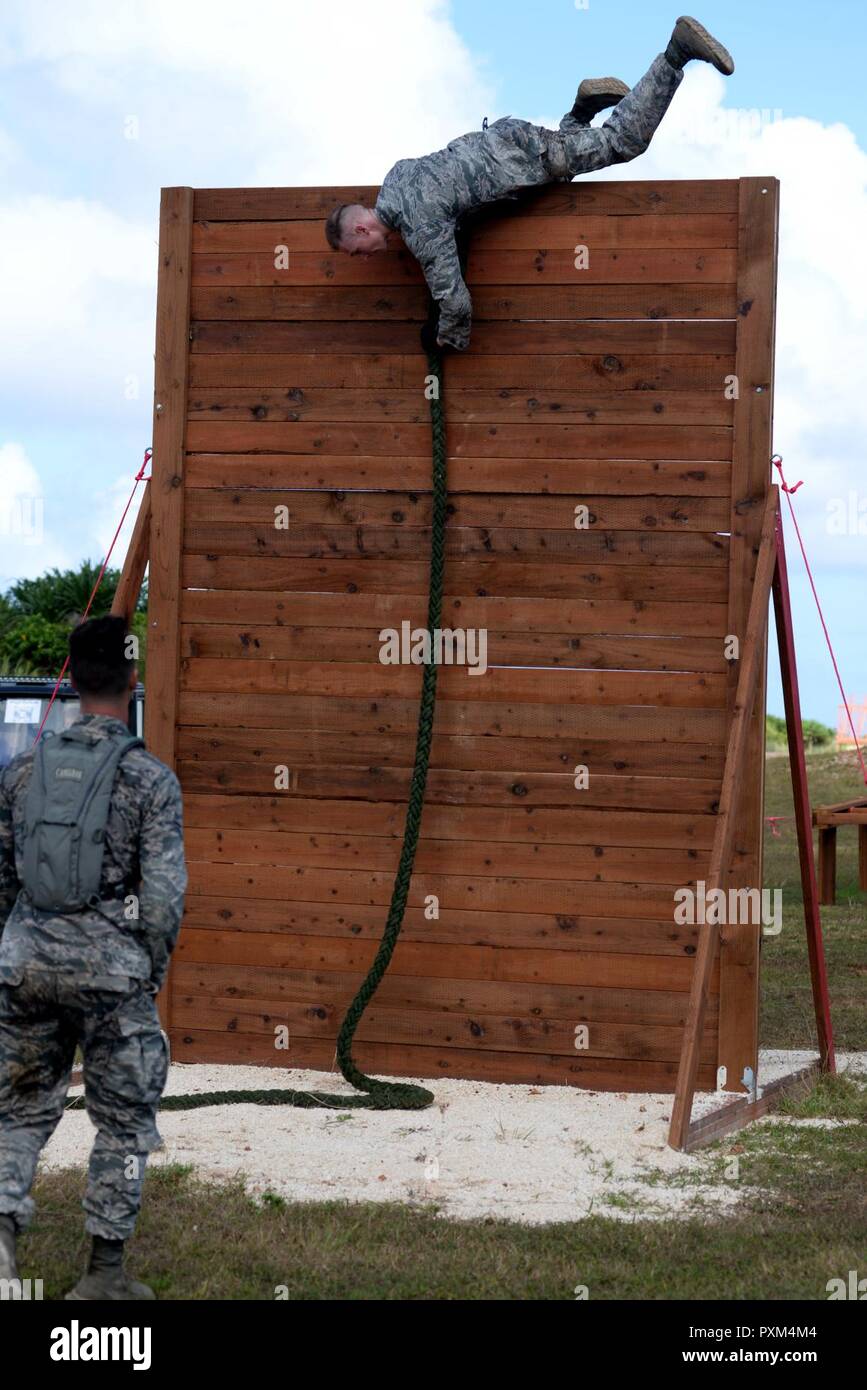 Army basic training wall hi-res stock photography and images - Alamy