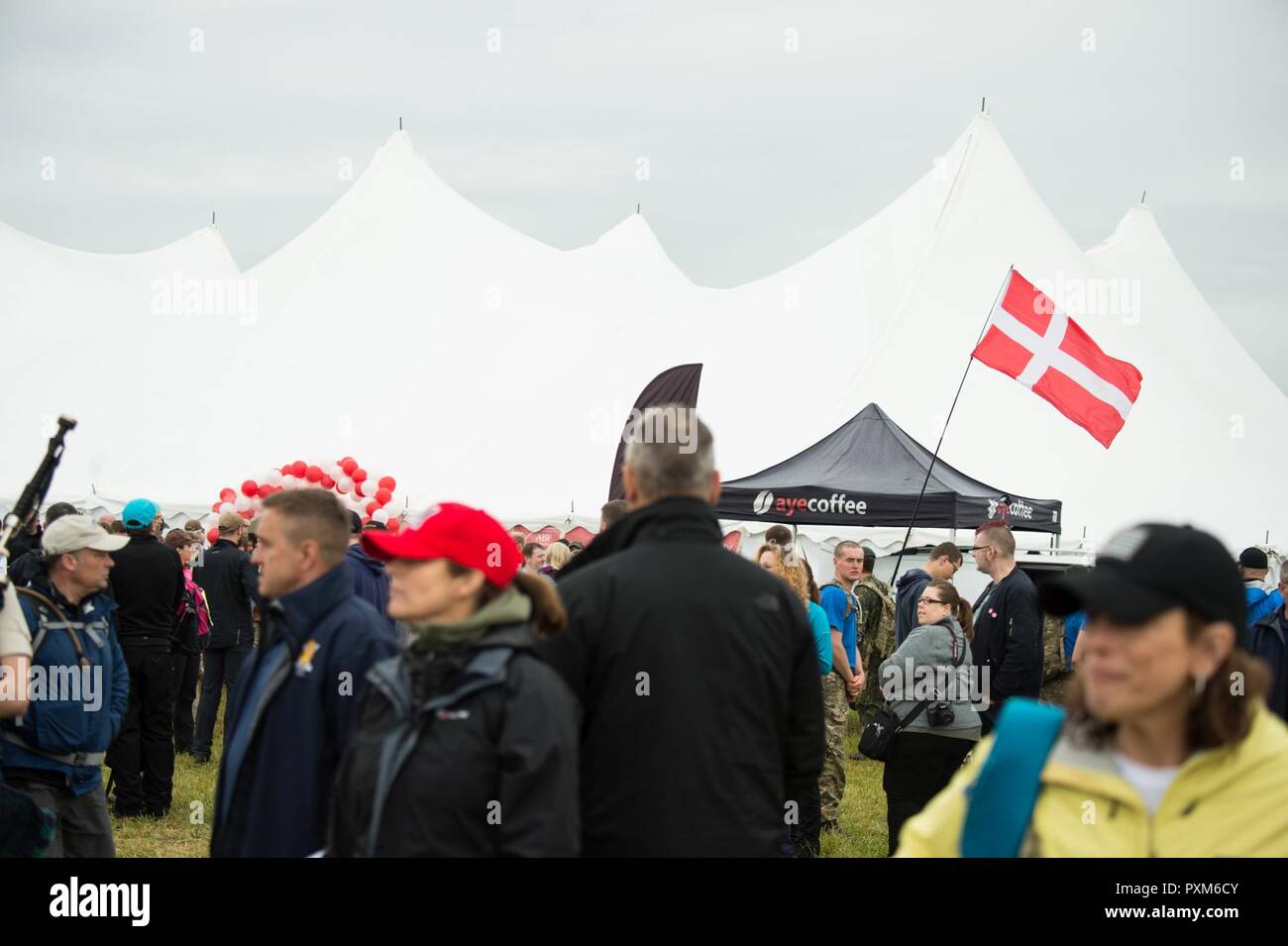 Ukrainian and scottish flag hi-res stock photography and images - Alamy