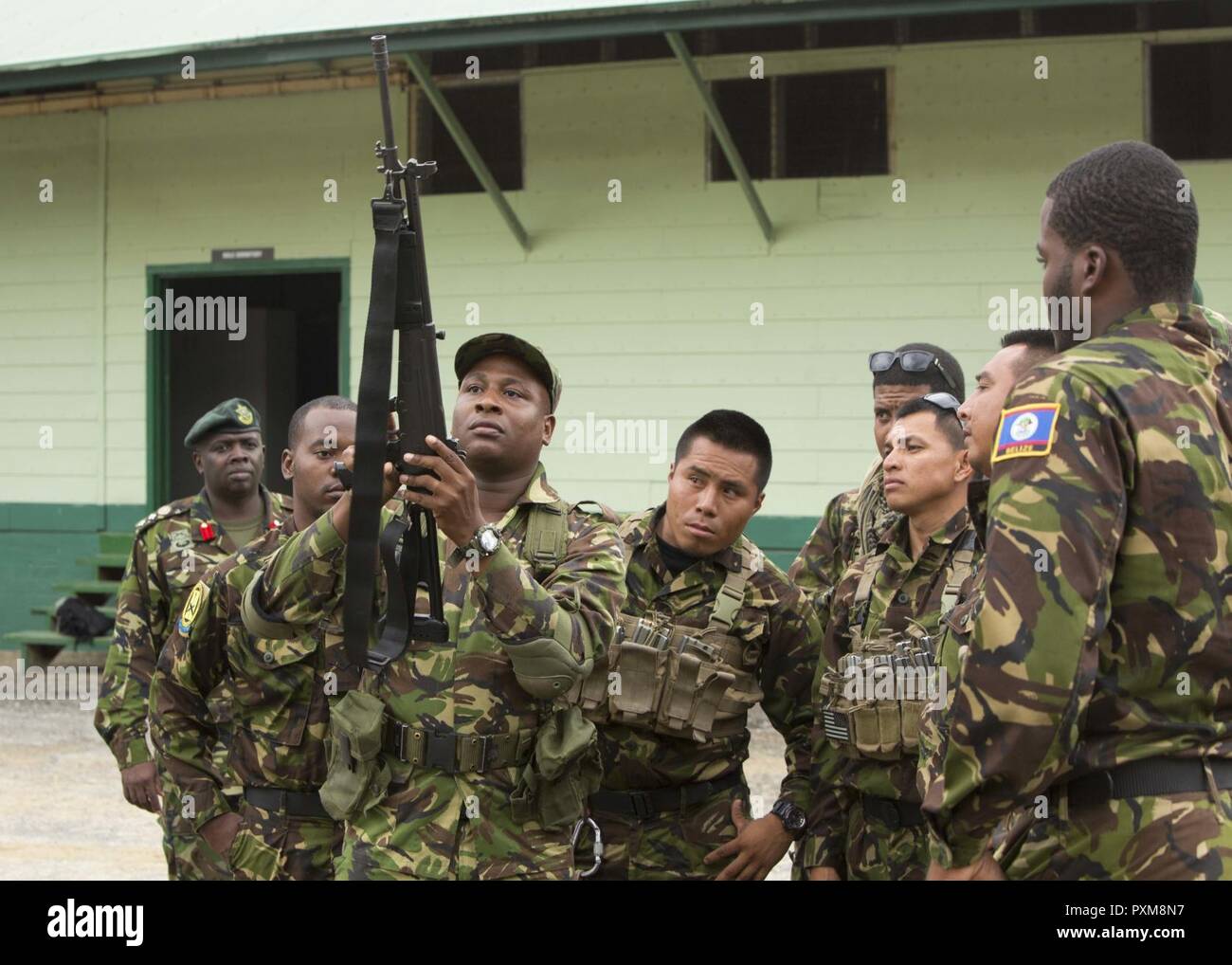 Galil assault rifle hi-res stock photography and images - Alamy