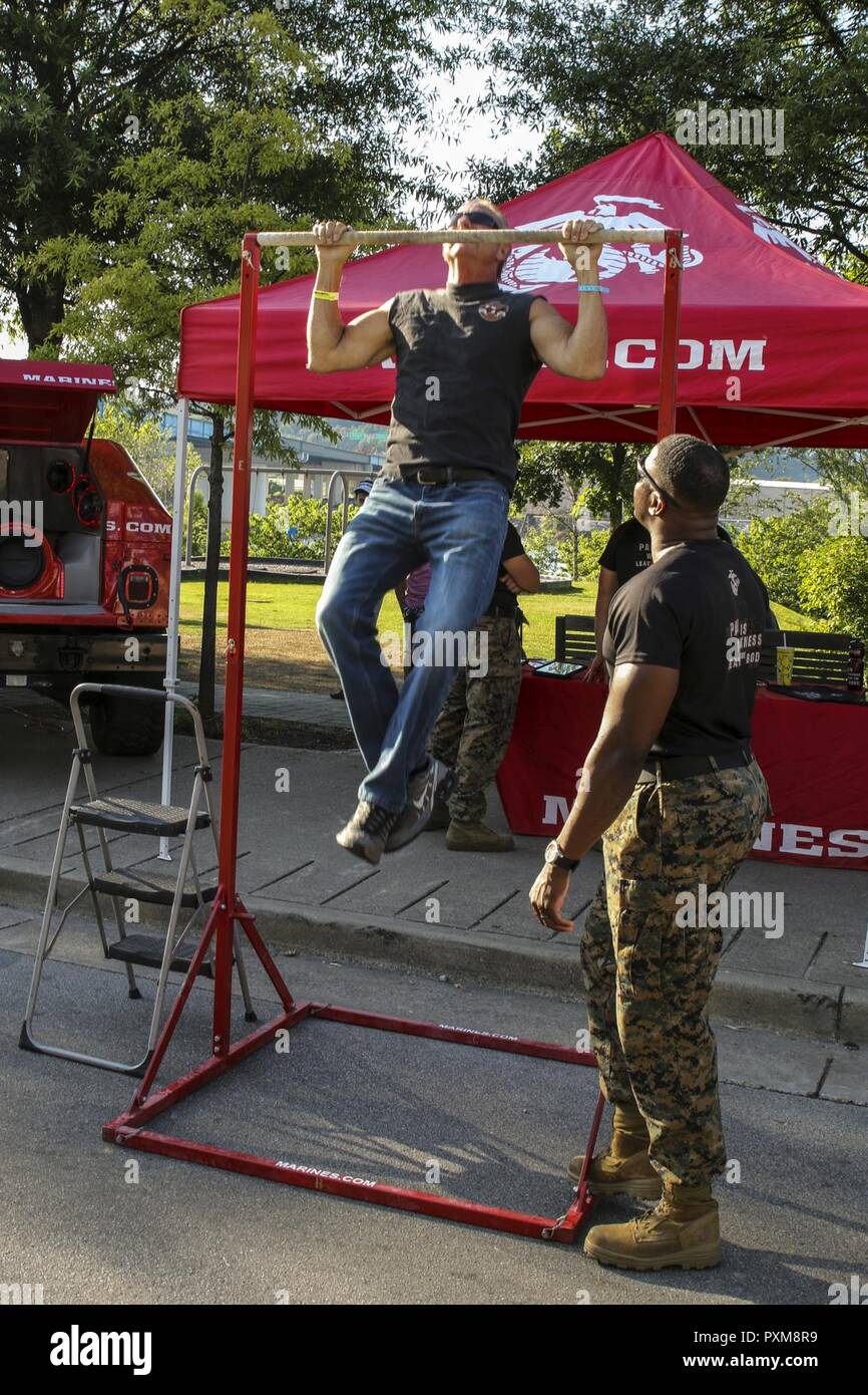 Sergeant Darrell Mcelroy, a Recruiting Substation (RSS) West Georgia ...