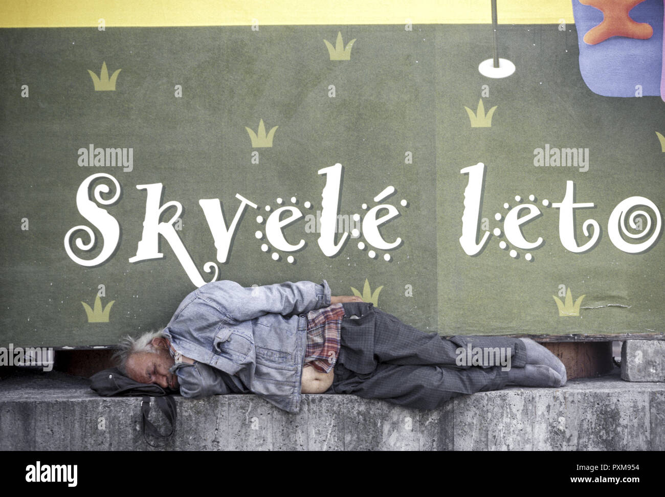 homeless sleeping on the street Stock Photo - Alamy