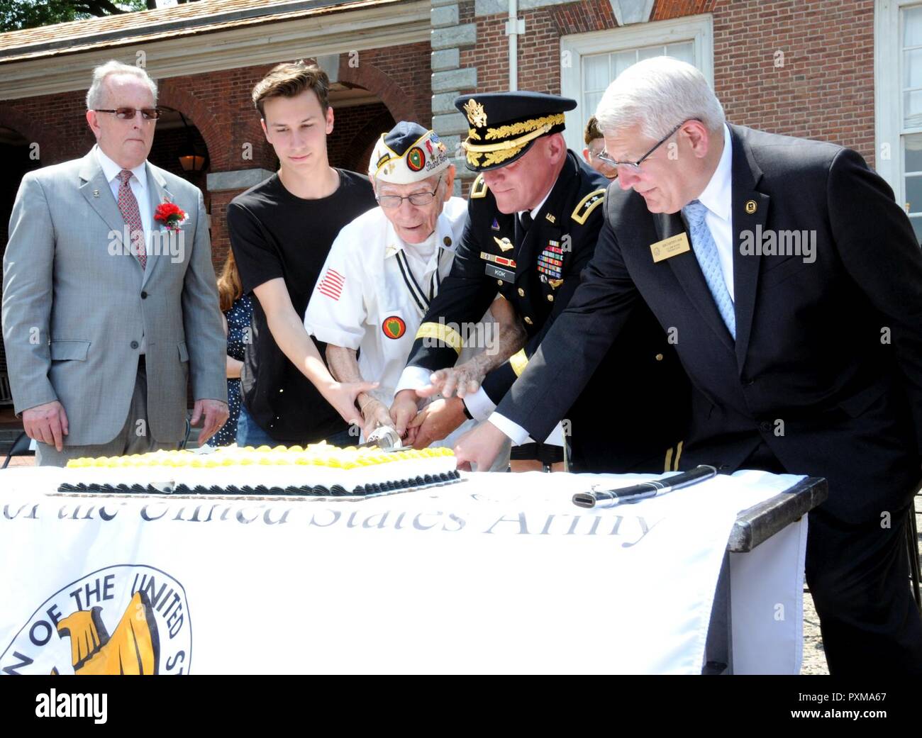 99th infantry division hi-res stock photography and images - Alamy